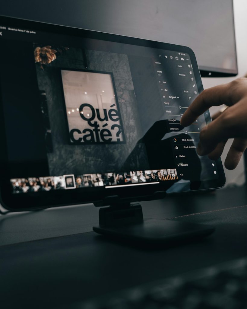 E-learning Authoring Apps Like iSpring Suite That Help Build Courses ...